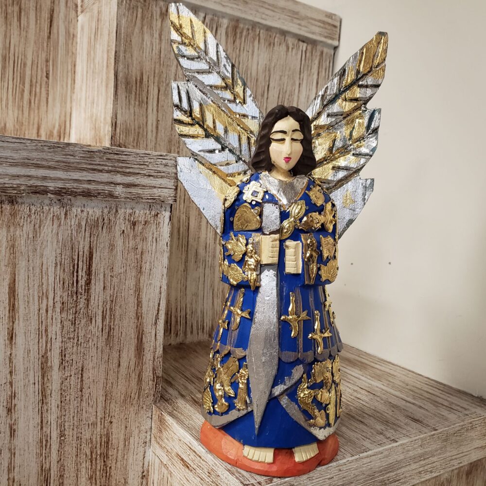 Figura Arcángel Miguel – Dos Puntos